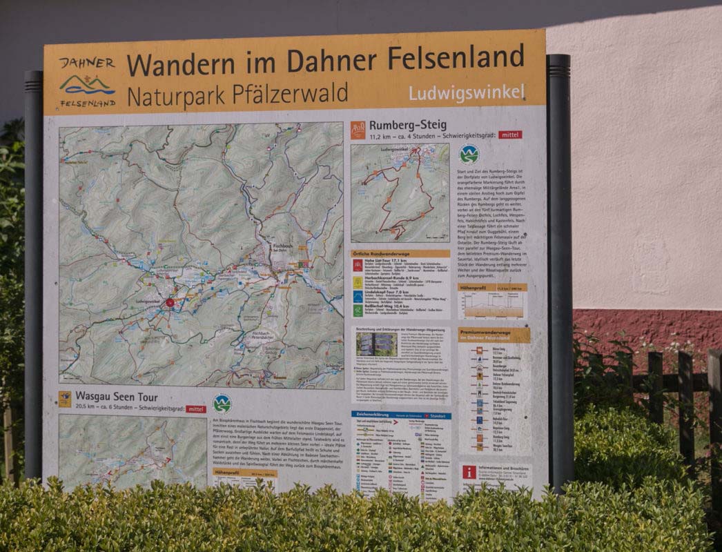 Rumberg-Steig - Spannender Weg mit Felsen, Area1 und Wasser